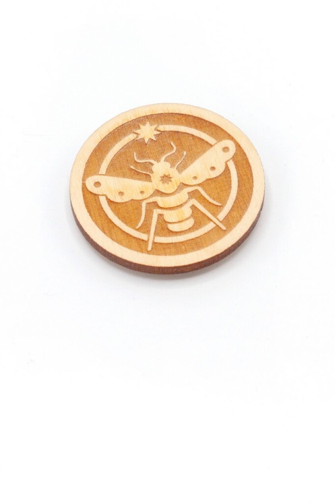 Alison Glass Bee Needle Minder – Sew Hot